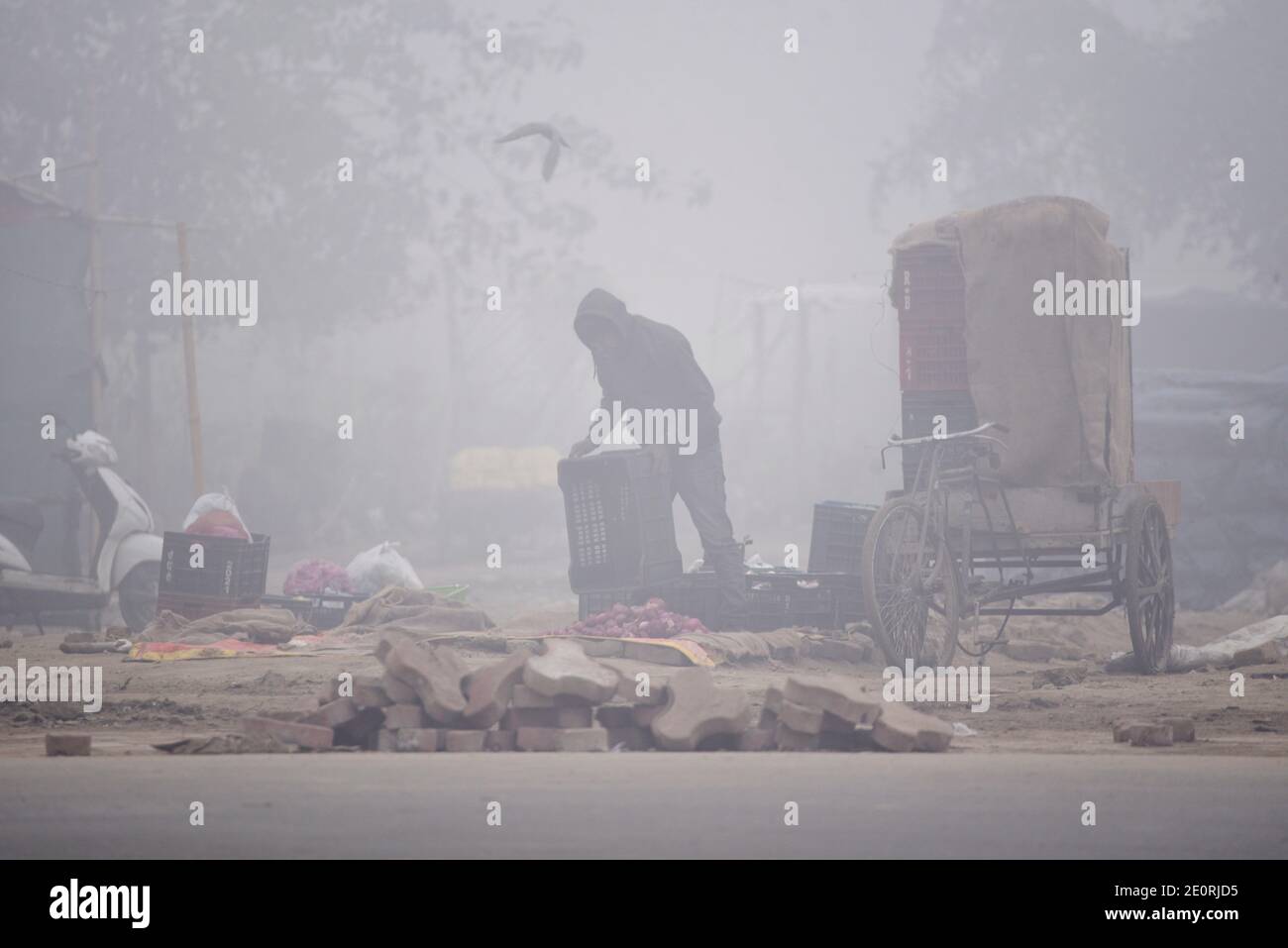 New delhi air pollution winter hi-res stock photography and images - Alamy