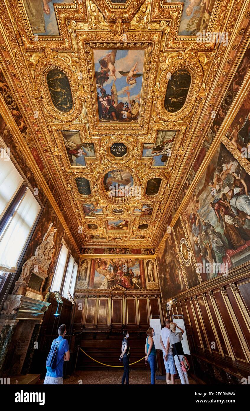 Sala del collegio hi-res stock photography and images - Alamy