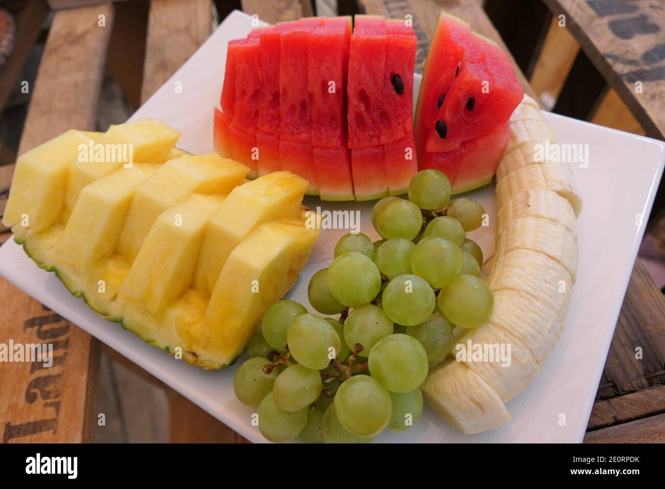 Fruit Plate, Fresh Fruit Stock Photo - Alamy