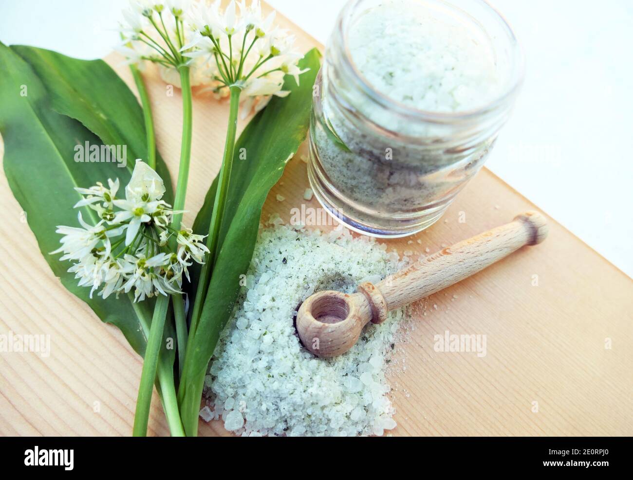 Wild garlic sea salt hi-res stock photography and images - Alamy