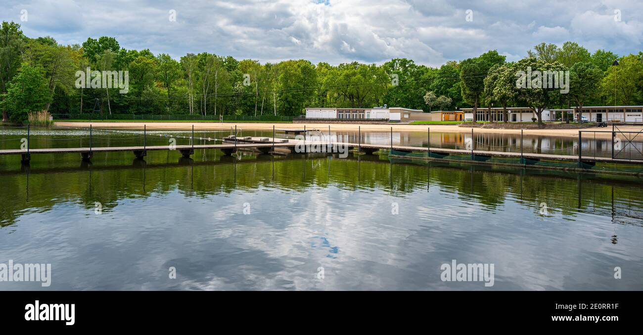 Outdoor Pool In The Jungfernheidepark In Berlin Stock Photo - Alamy
