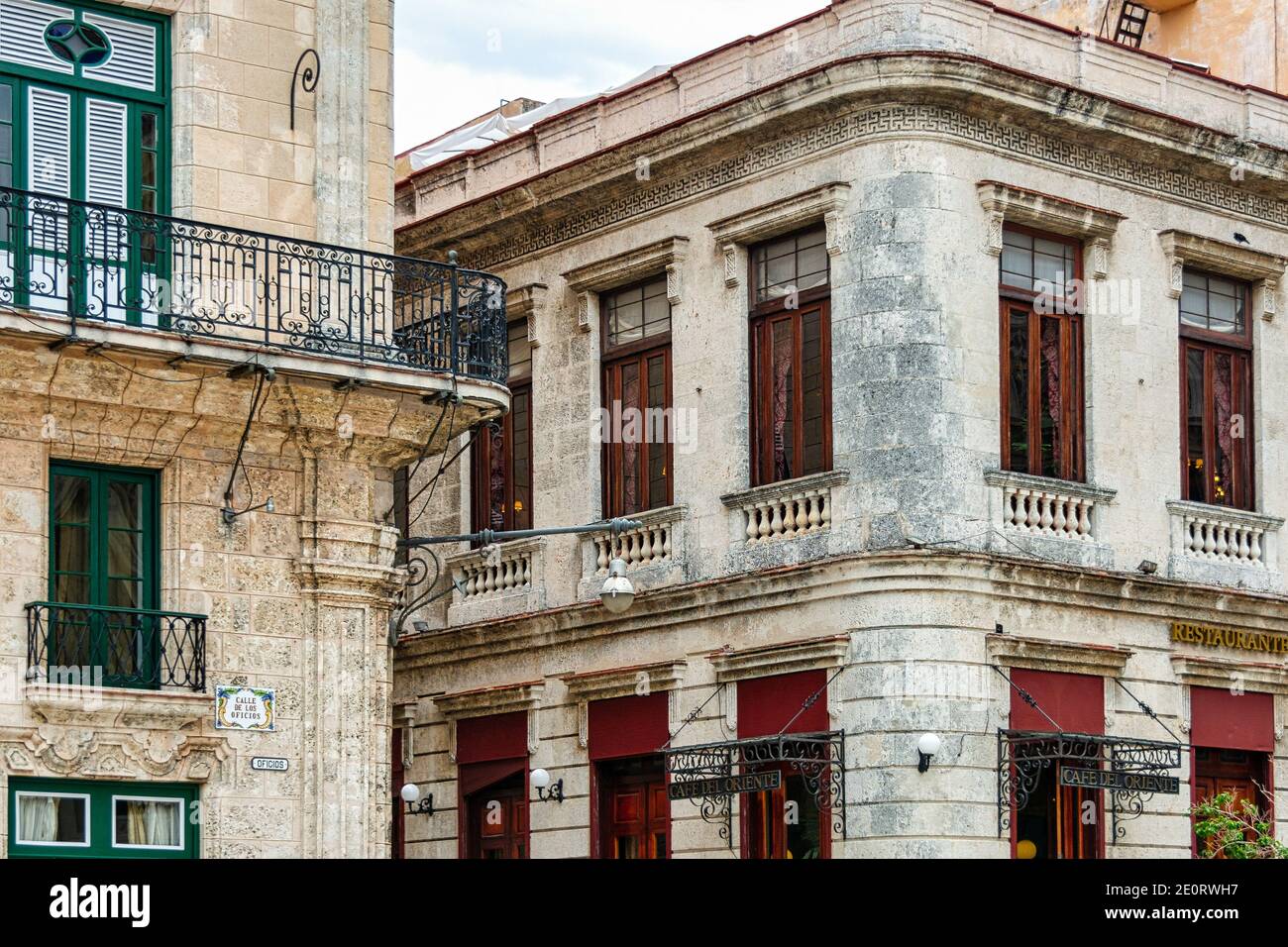 Buildings in old havana hi-res stock photography and images - Alamy