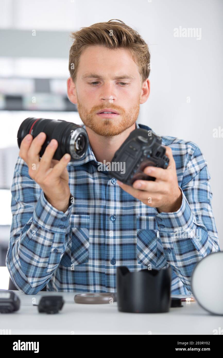 Dismantle dismantling dismantled hi-res stock photography and images ...