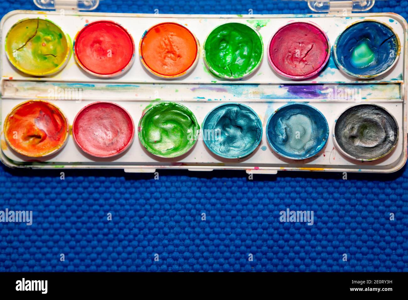Opaque colors hi-res stock photography and images - Alamy