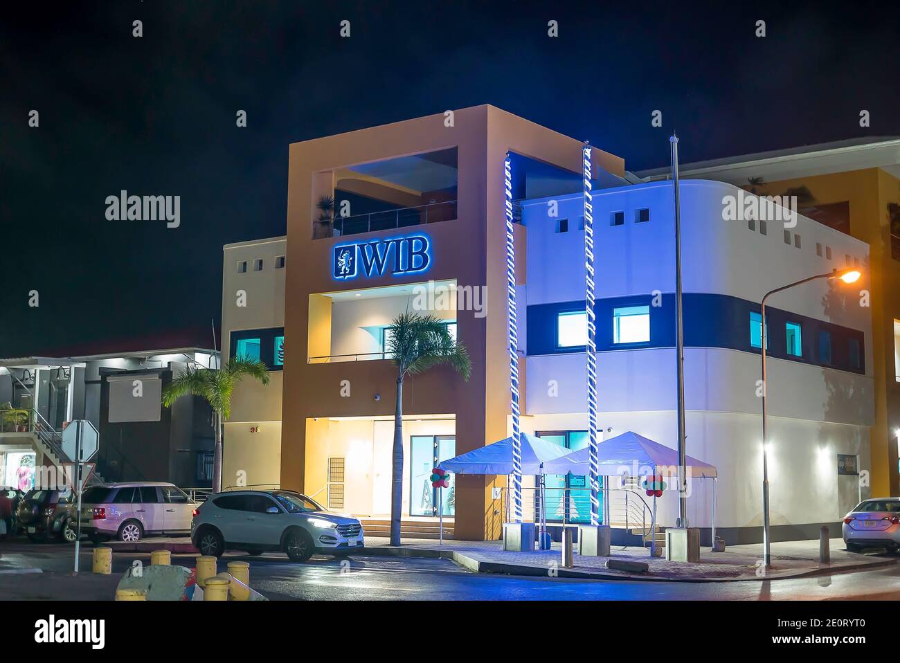 Caribbean bank building hi-res stock photography and images - Alamy