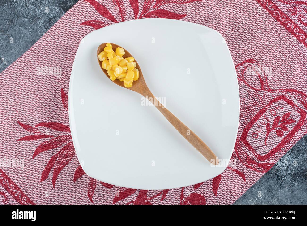 Popcorn on plate hi-res stock photography and images - Alamy