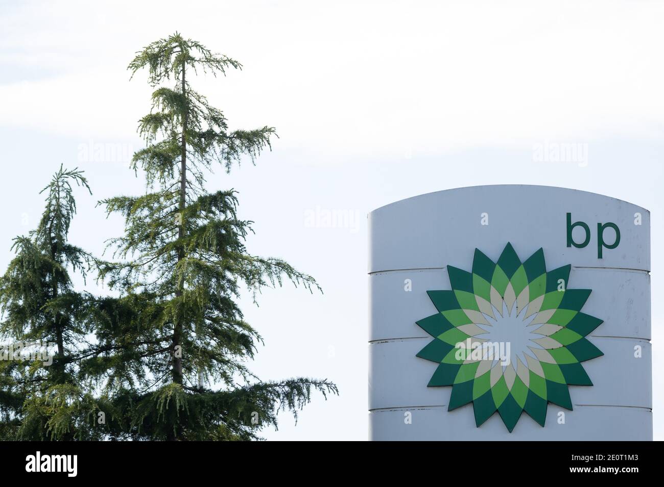 British petroleum sign hi-res stock photography and images - Alamy