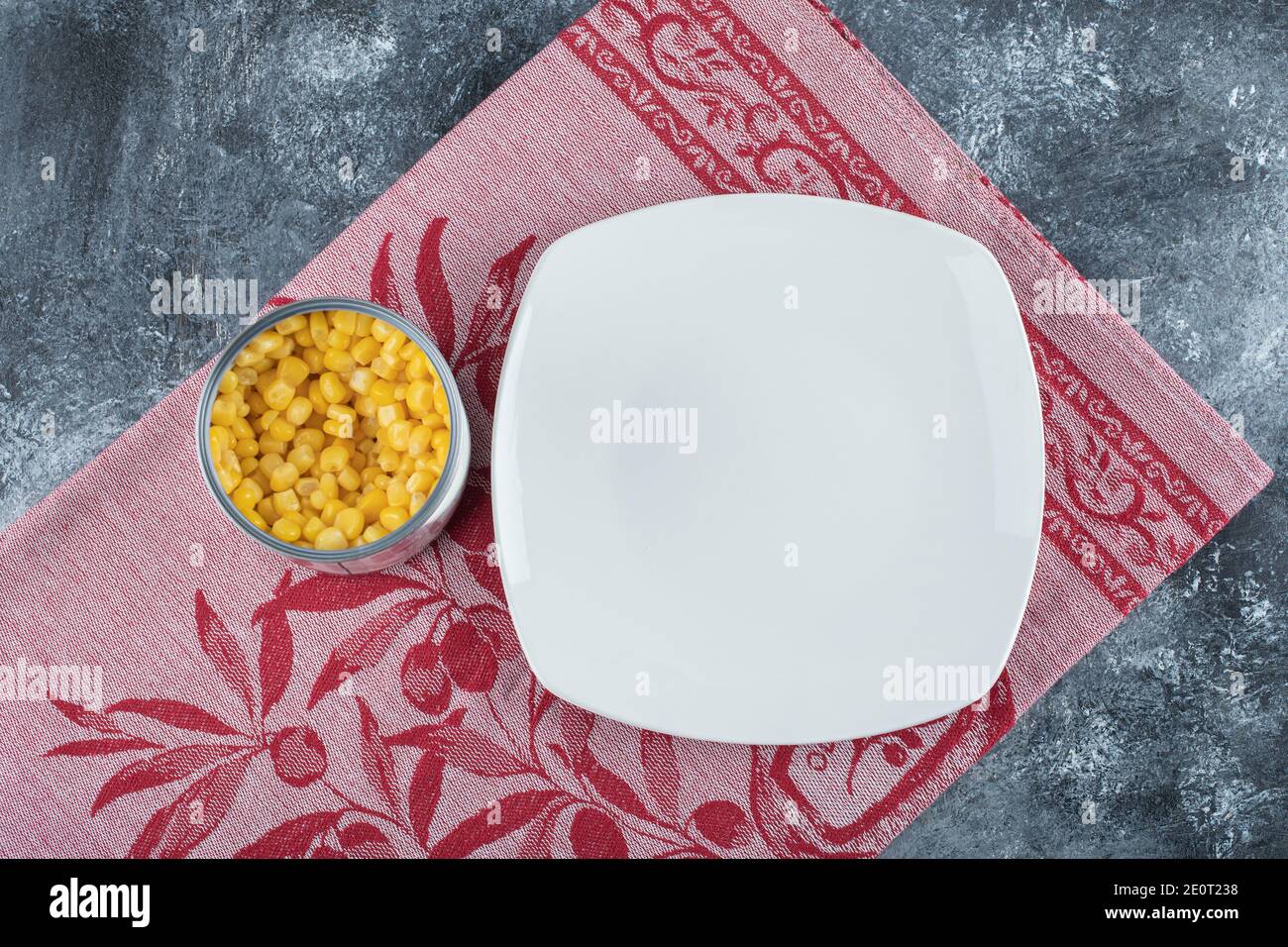 Full plate empty plate hi-res stock photography and images - Alamy