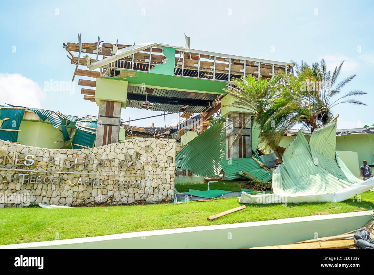 Cyclone damage pacific islands hi-res stock photography and images - Alamy