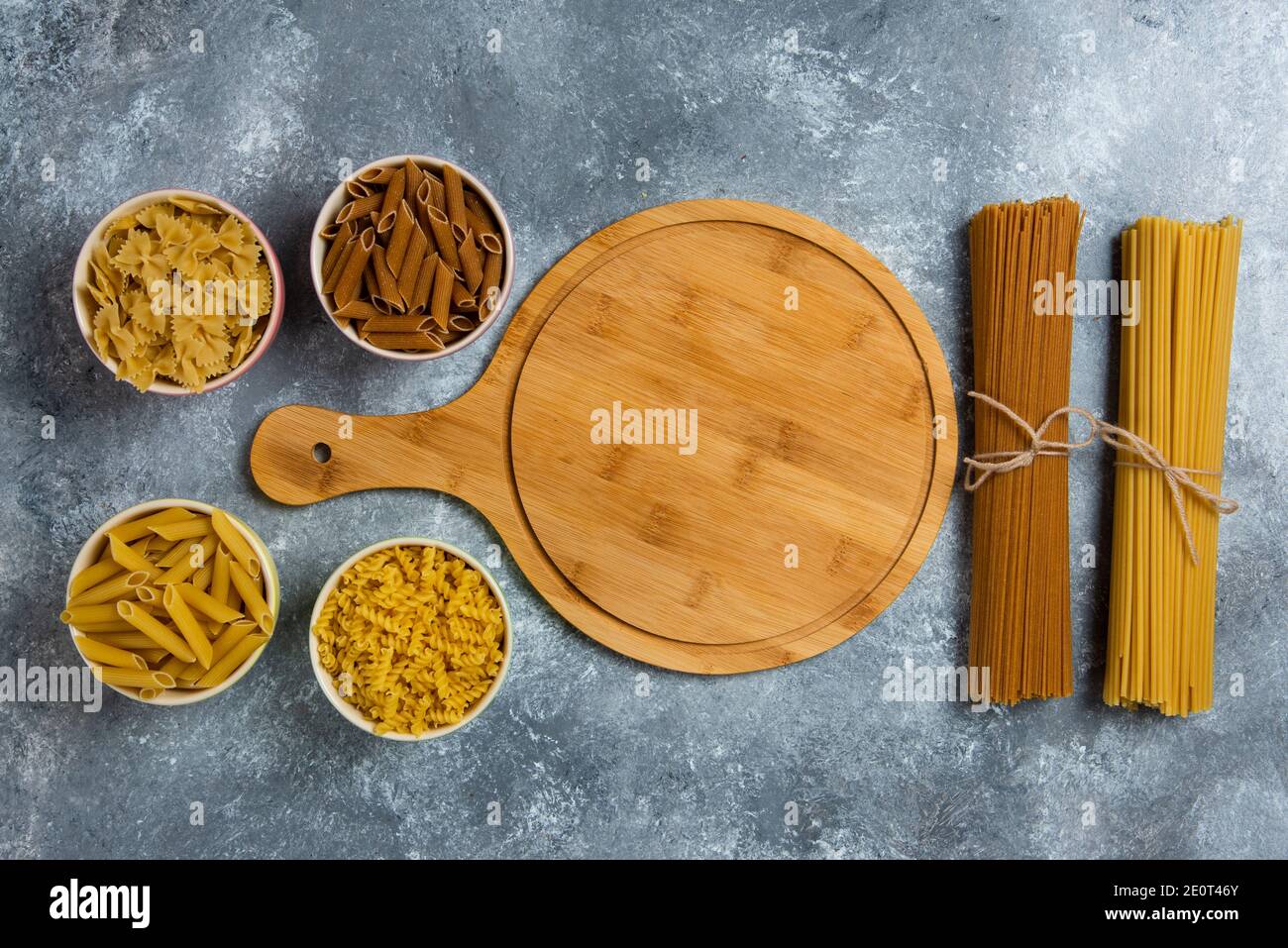 Board different types pasta hi-res stock photography and images - Alamy