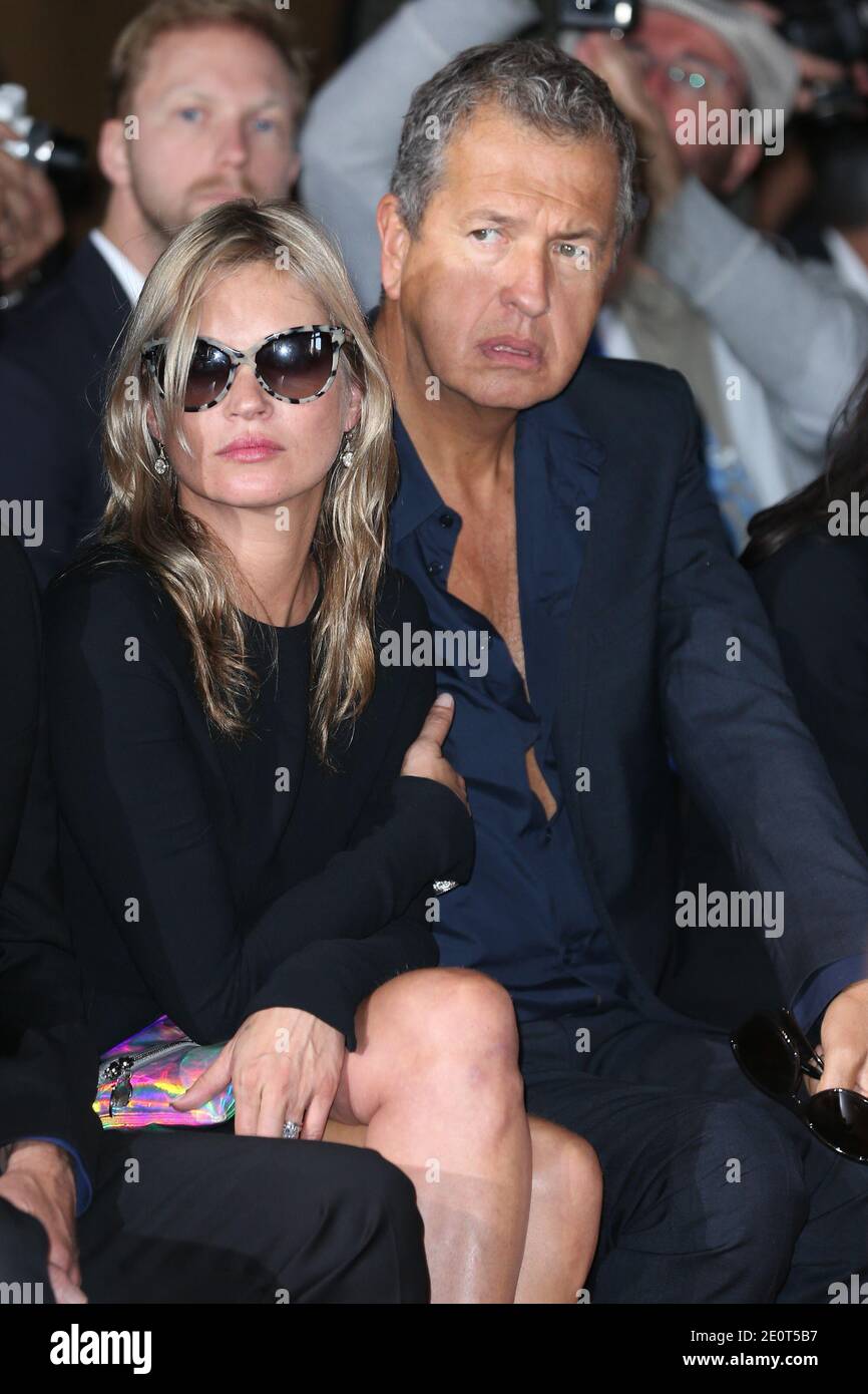 Kate moss mario testino hi-res stock photography and images - Alamy