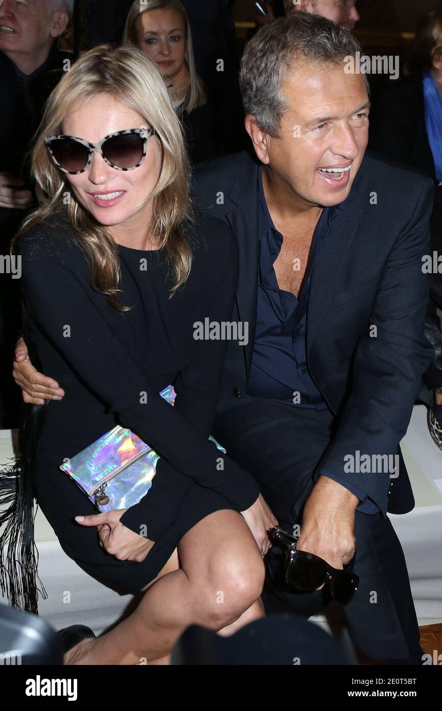 Kate moss mario testino hi-res stock photography and images - Alamy