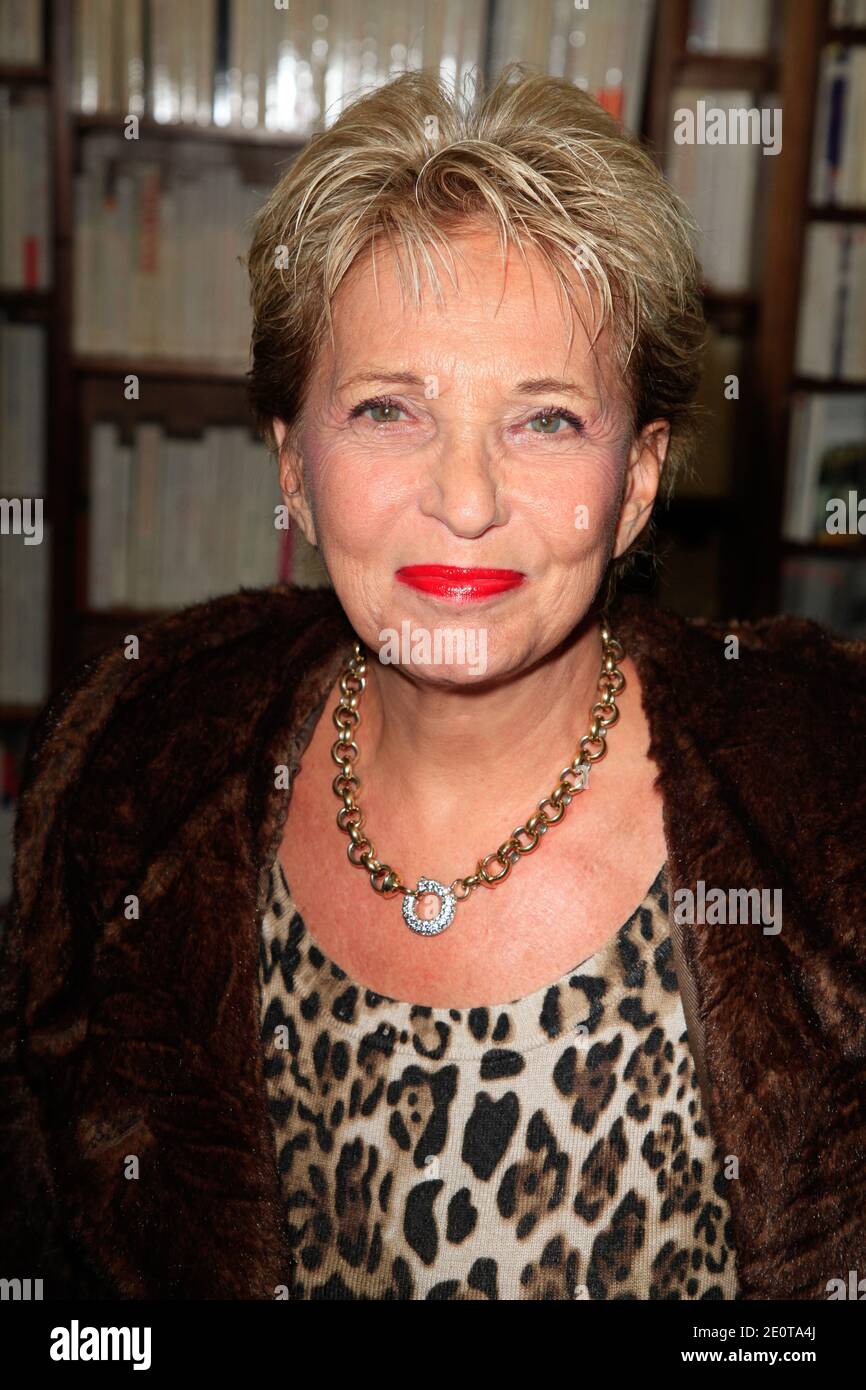 Veronique de Villele releases her book 'Véro trouve tout' and signs ...