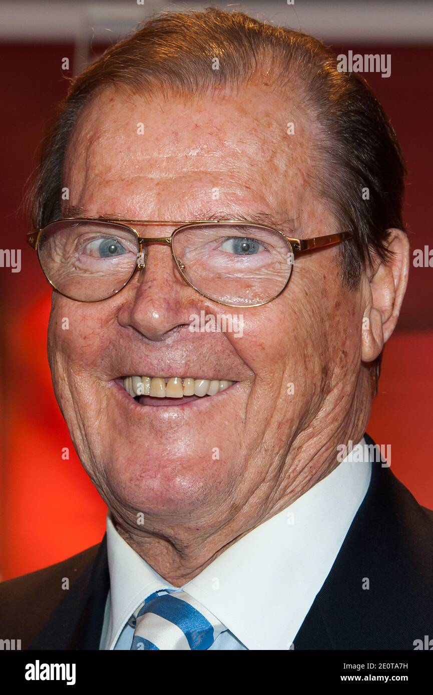 Roger Moore at a signing session for his book 'James Bond by Roger ...