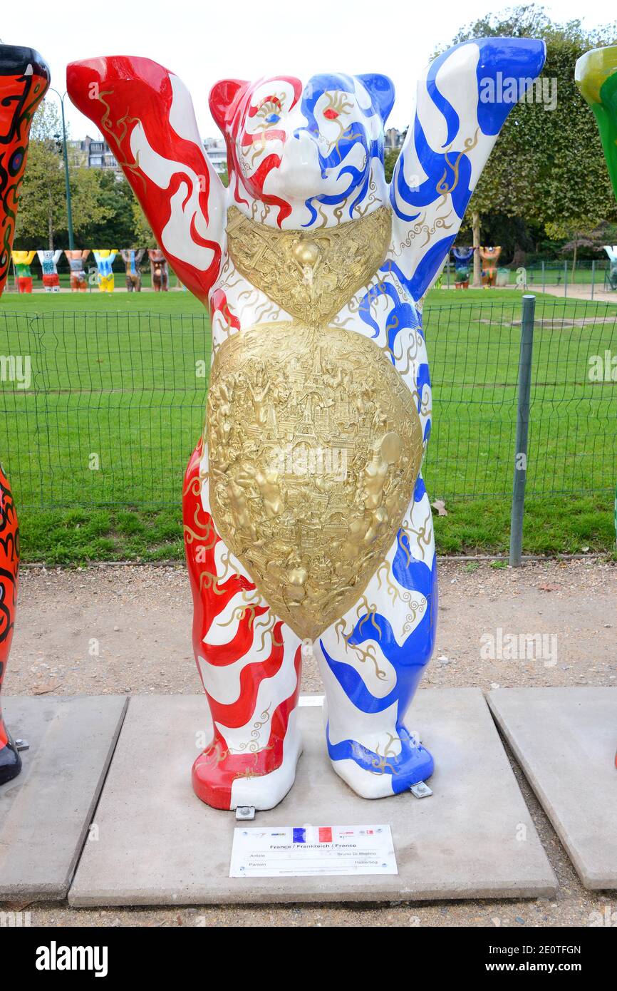 Illustration of 'United Buddy Bears' to celebrate the 25th anniversary ...