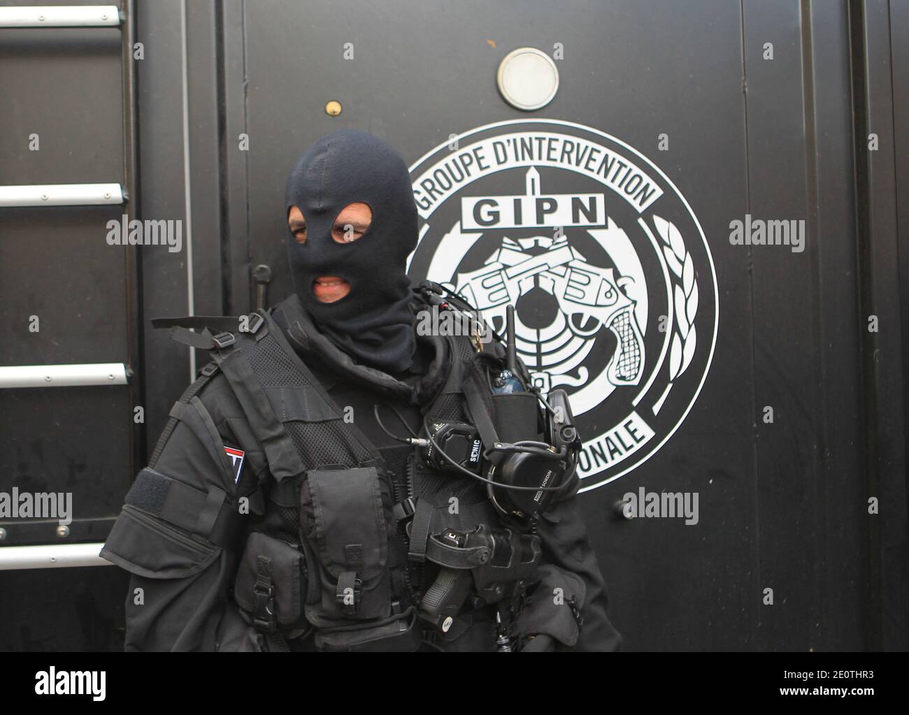 Members of the GIPN (French national police intervention groups) take ...