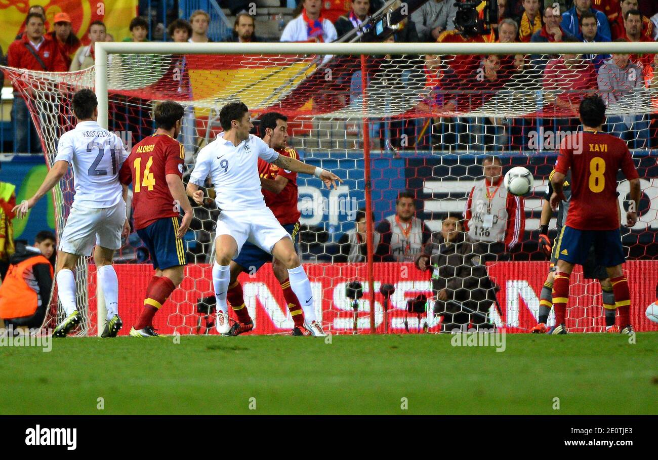 Olivier giroud goal 2012 hi-res stock photography and images - Alamy