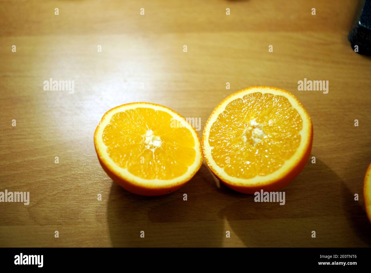 Man squeezing orange juice hi-res stock photography and images - Alamy