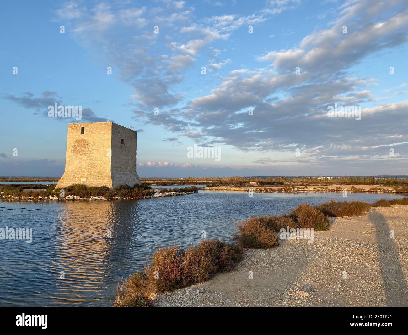 Tower and horizon hi-res stock photography and images - Alamy