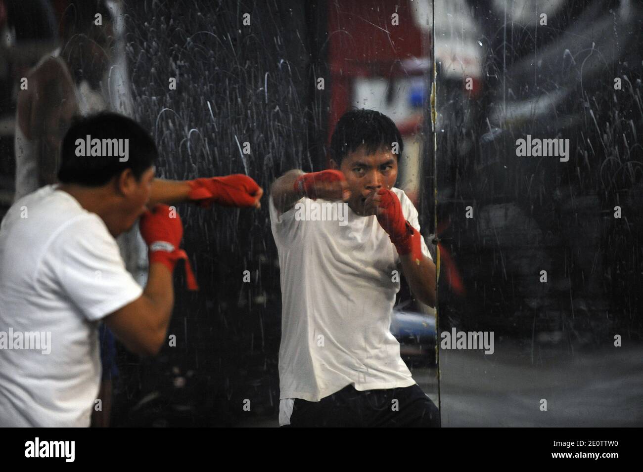 Roberto duran boxing hi-res stock photography and images - Alamy