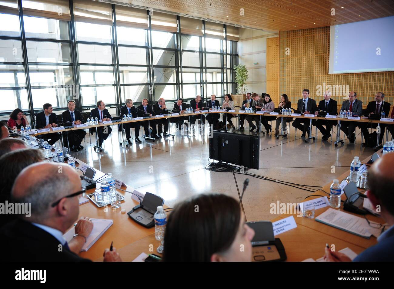 Tripartite meeting hi-res stock photography and images - Alamy