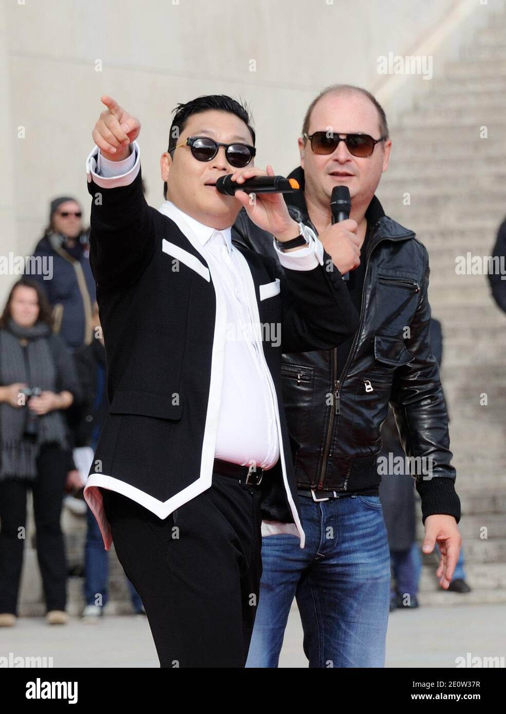 Psy performing gangnam hi-res stock photography and images - Alamy
