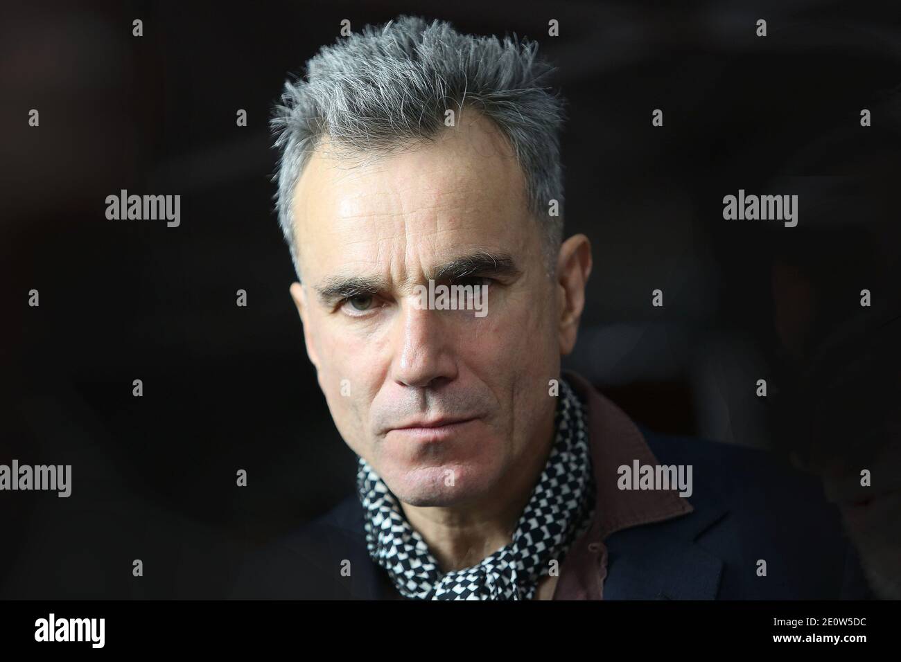 Daniel Day-Lewis arrives to the premiere of 'Lincoln' during the 2012 ...