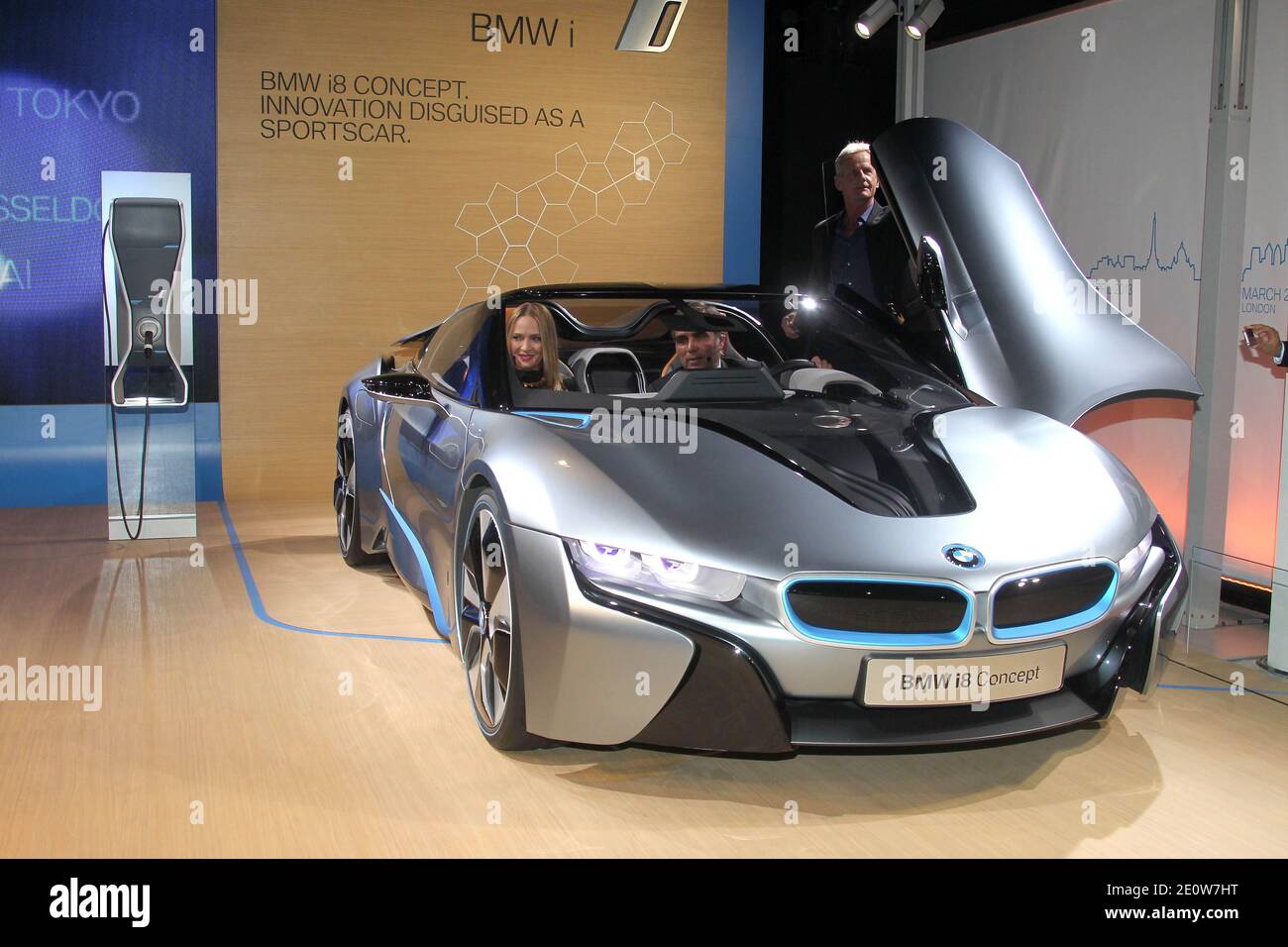 Uma Thurman alongside Ludwig Willisch, President & CEO BMW North ...