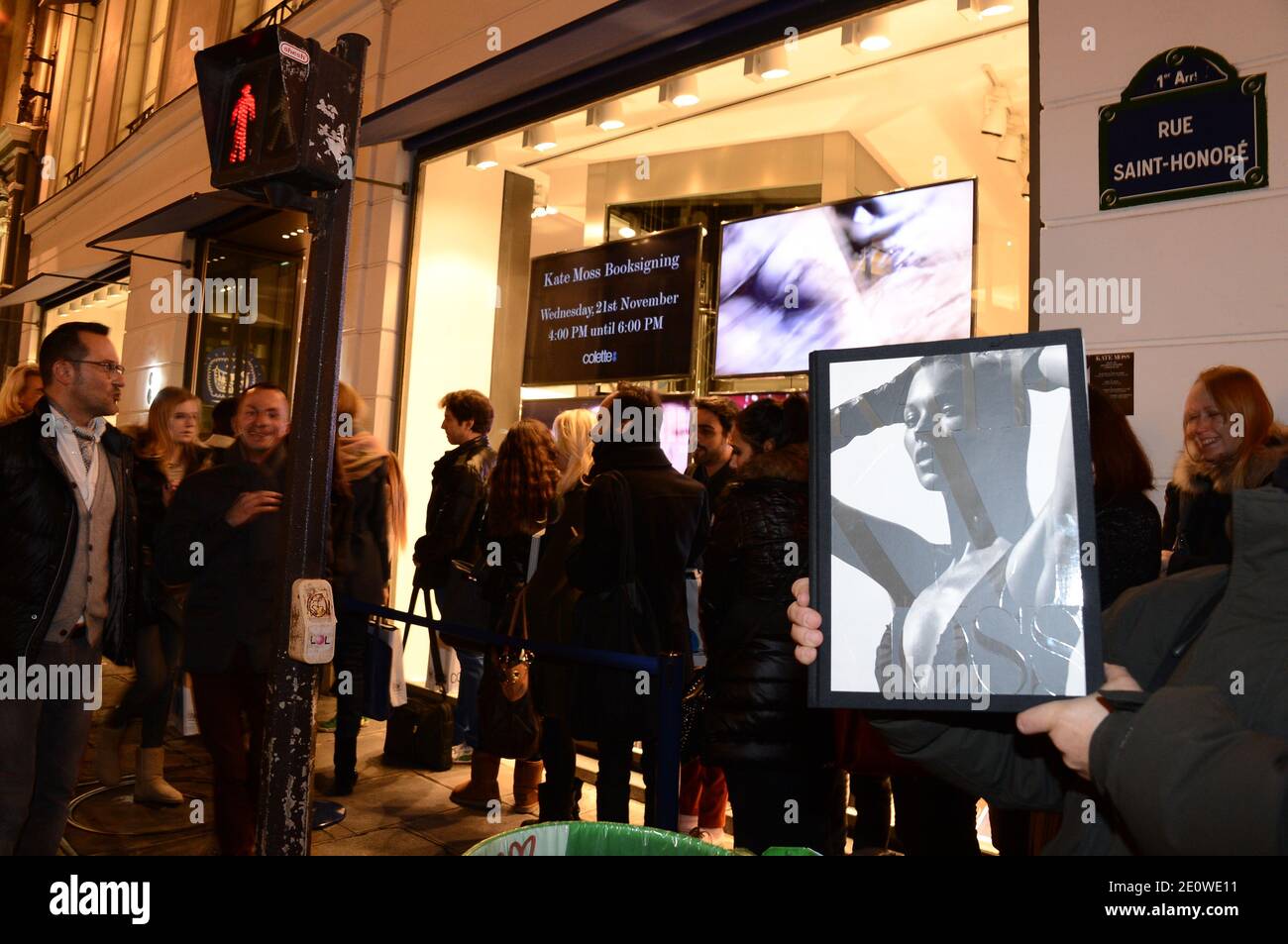 Kate moss book signing hi-res stock photography and images - Alamy