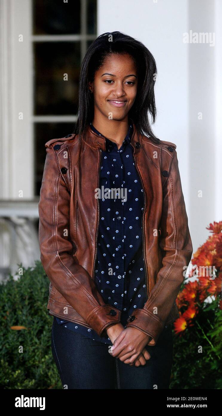 Malia Obama looks on during a ceremony to pardon the National ...