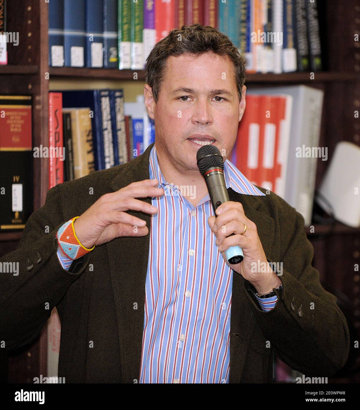 Jeff Corwin, host of Animal Planet's 'The Jeff Corwin Experience ...