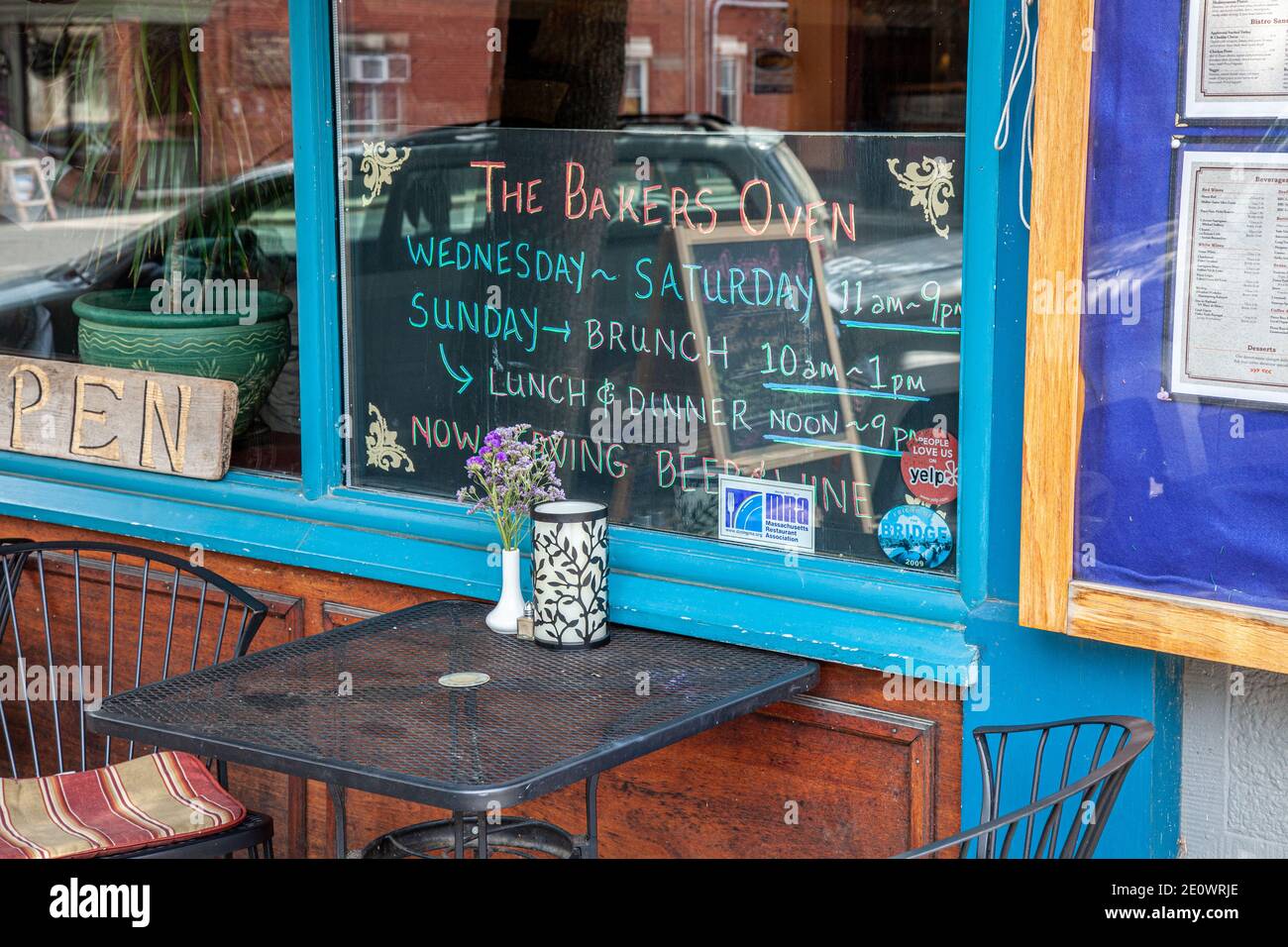 Bridge street cafe hi-res stock photography and images - Alamy