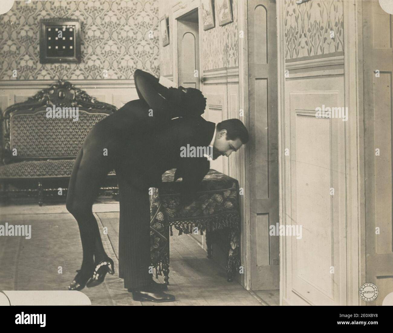 Les yeux qui fascinent hi-res stock photography and images - Alamy