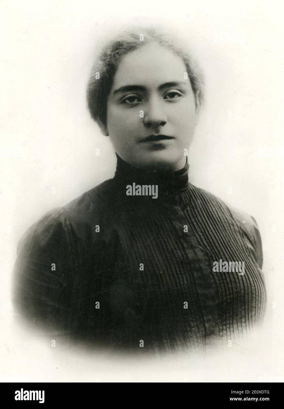 Lesznai Anna (Székely Aladár felvétele) – crop Stock Photo - Alamy