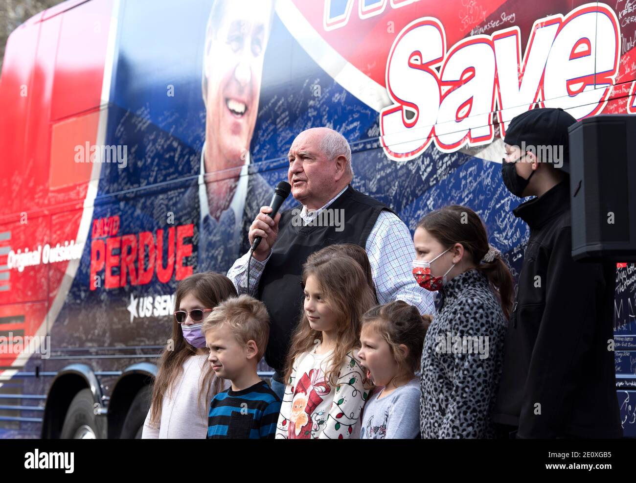 Sonny perdue with children hi-res stock photography and images - Alamy