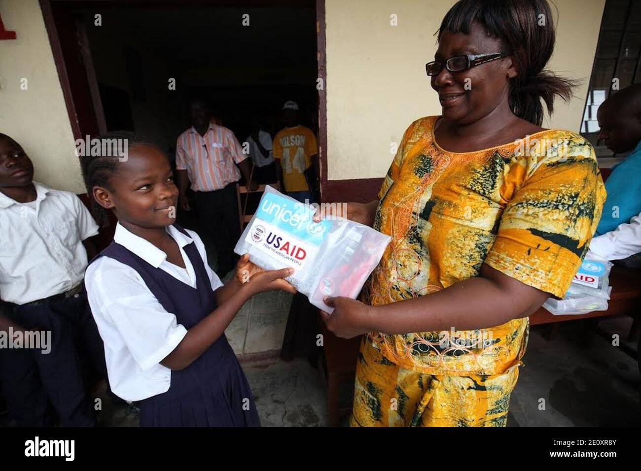 Liberia Learning Kits Distribution (19112377408 Stock Photo - Alamy