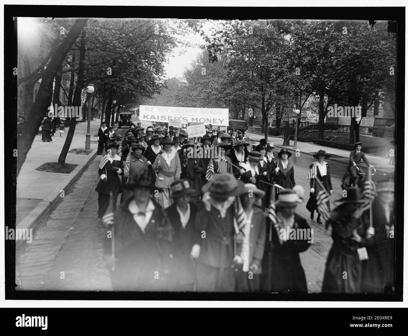 Liberty parade Black and White Stock Photos & Images - Alamy