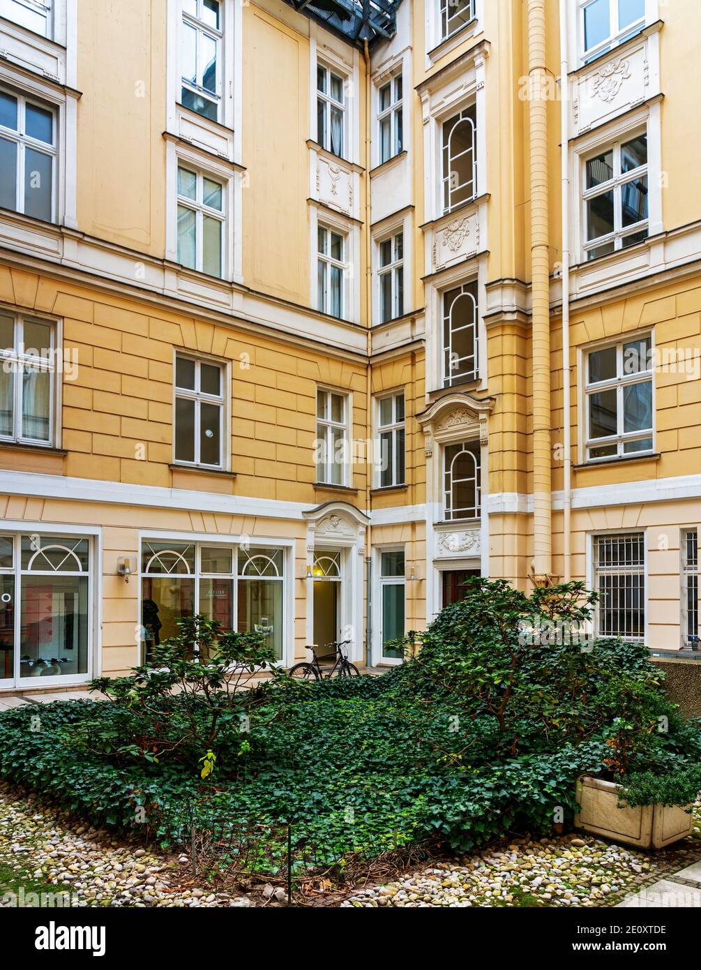 Transverse Building In A Back Yard In Berlin Stock Photo - Alamy