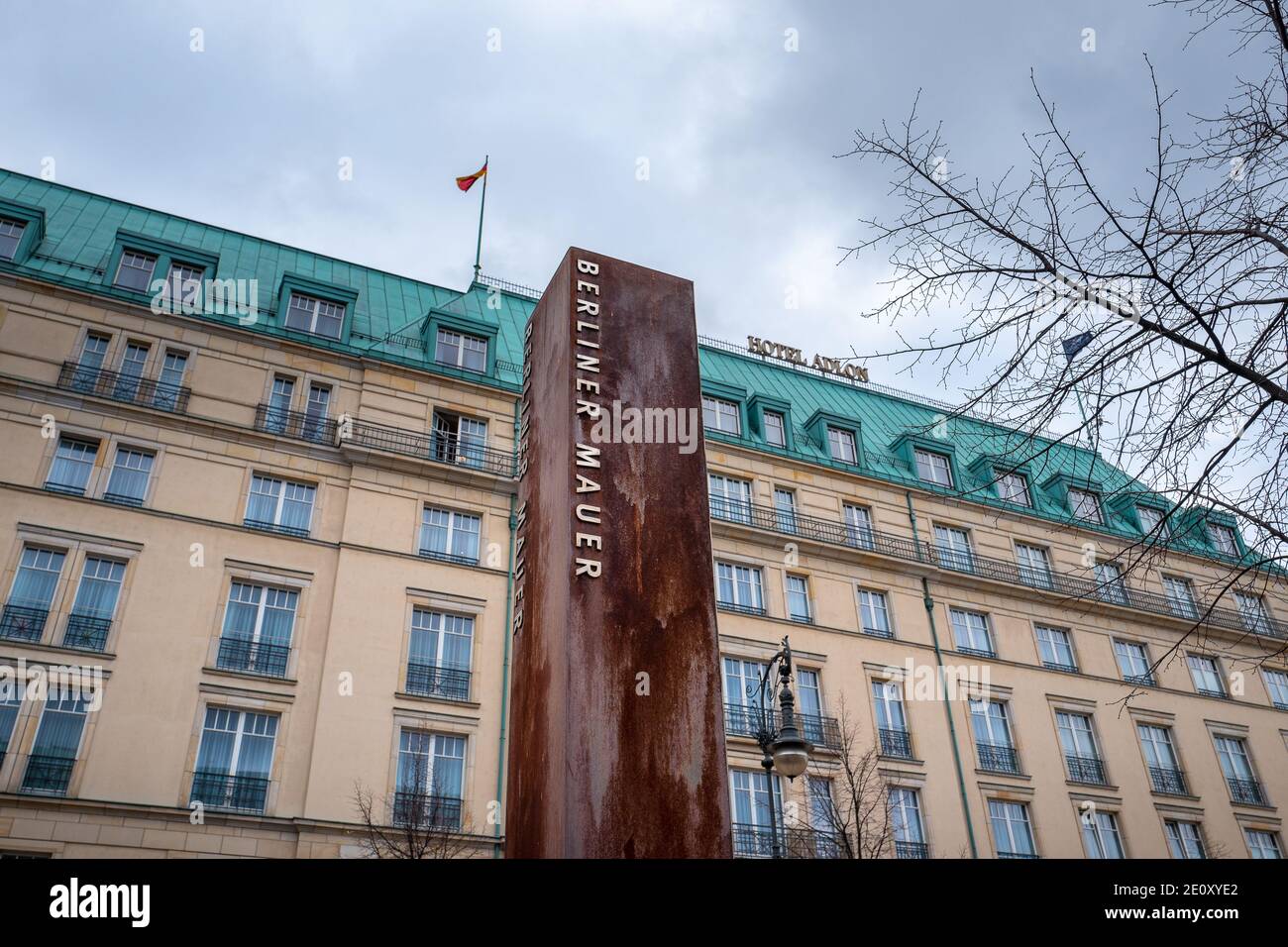 Mauergedenkstein hi-res stock photography and images - Alamy