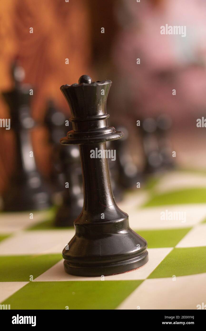Wood black king and queen hi-res stock photography and images - Alamy