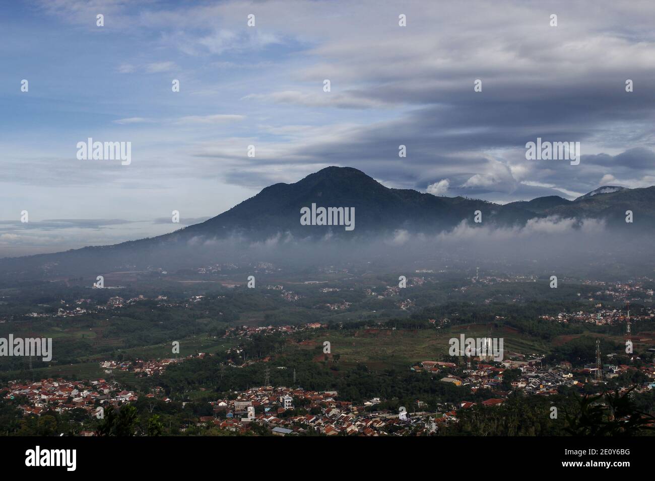 Manglayang mountain hi-res stock photography and images - Alamy
