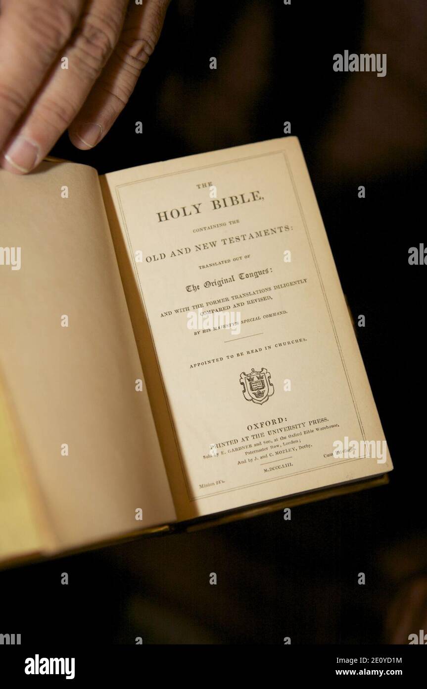 Lincoln inaugural bible title page Stock Photo - Alamy