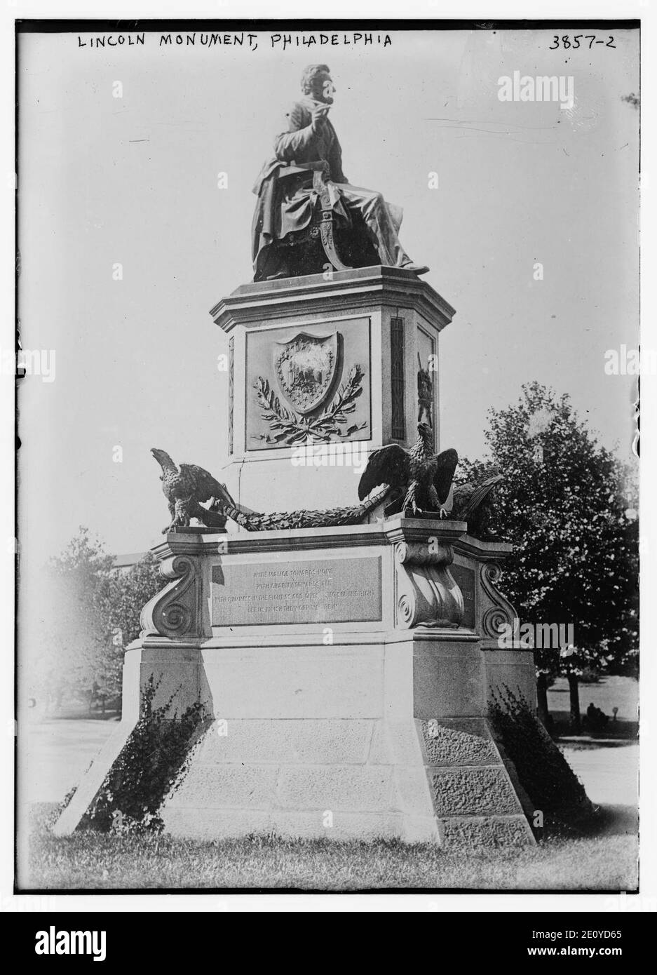 Lincoln Monument, Philadelphia Stock Photo - Alamy