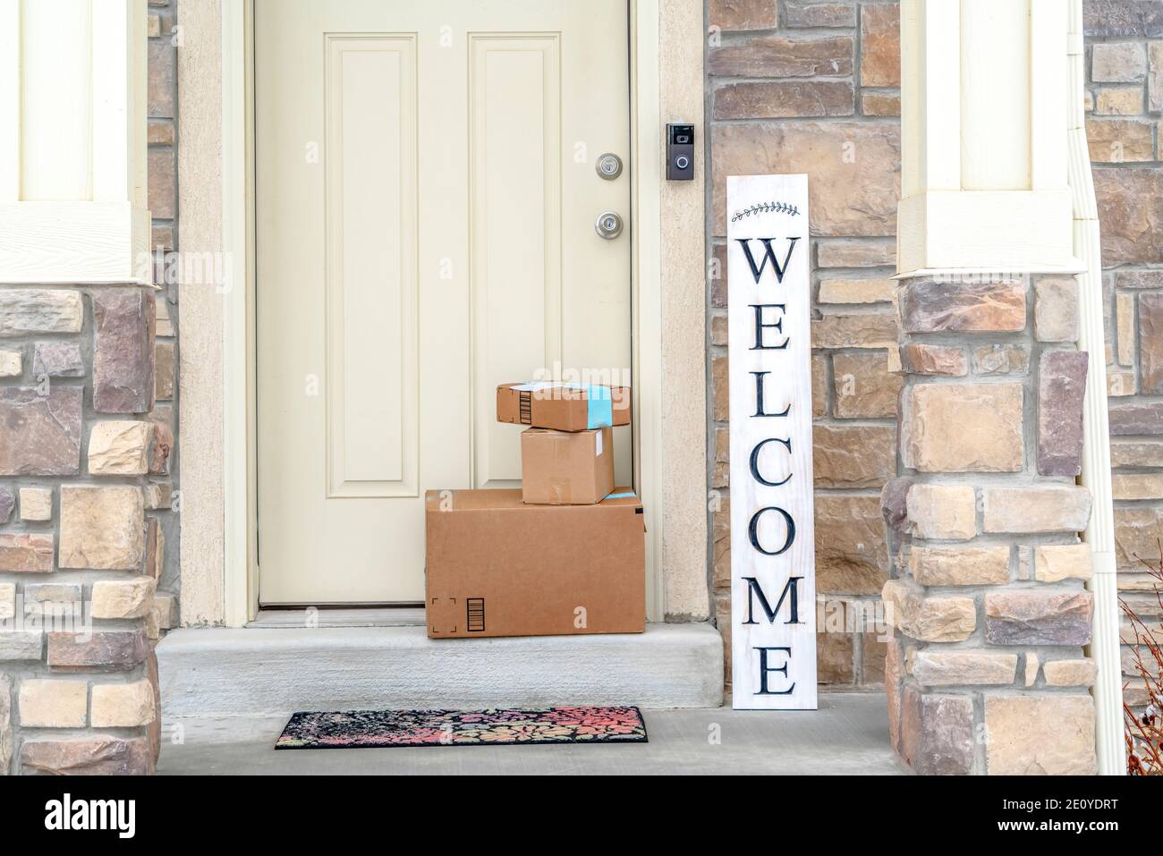 Front door boxes hi-res stock photography and images - Alamy