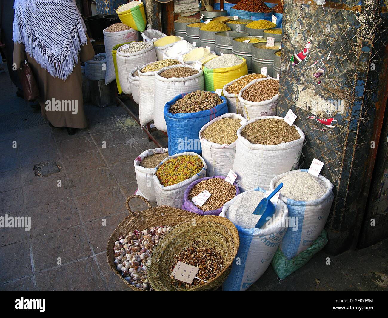 The local market in Fez, Morocco Stock Photo - Alamy