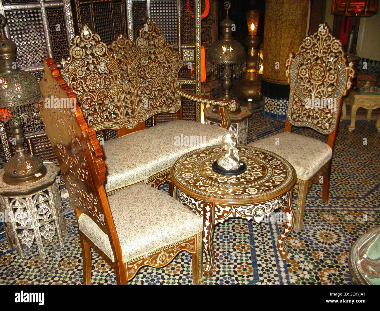 The shop of vintage art in Fez, Morocco Stock Photo - Alamy