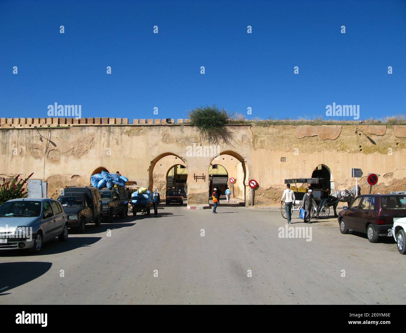 Bab el khemis gate hi-res stock photography and images - Alamy