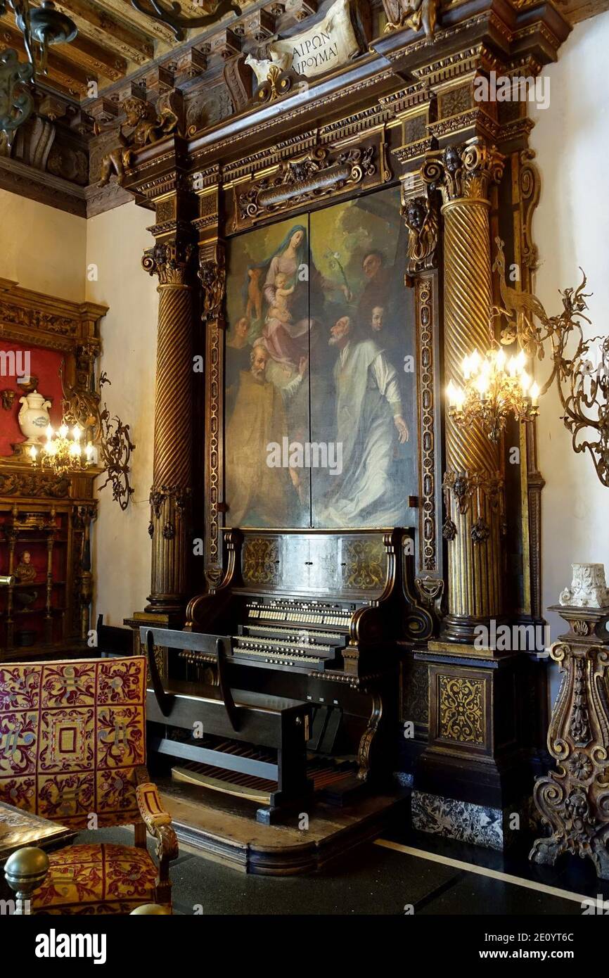 Living Room organ Stock Photo - Alamy