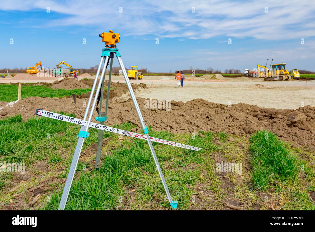 Surveyor instrument and leveling lath are used for measuring level on ...