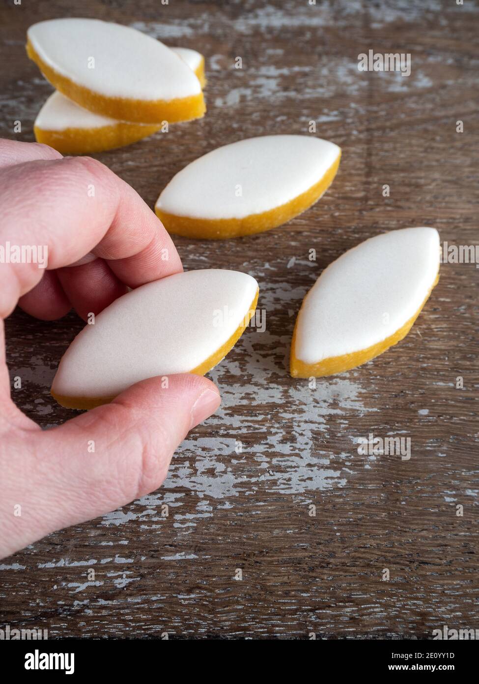 Almond paste hi-res stock photography and images - Alamy